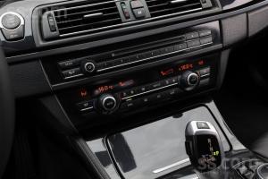 Balts BMW 520 2014 Jelgava, ar dzinēja tilpumu 2.00 L un nobraukumu 0 tūkst. km par 10500 €, foto 34 vietnē AUTOMOTO.COM.LV