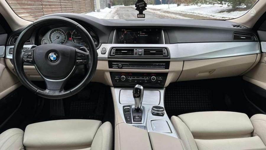 White BMW 520 2015 in Vilnius, with an engine capacity of 2.00 L and mileage of 277 thousand km for 11070 €, photo 12 on AUTOMOTO.COM.LV
