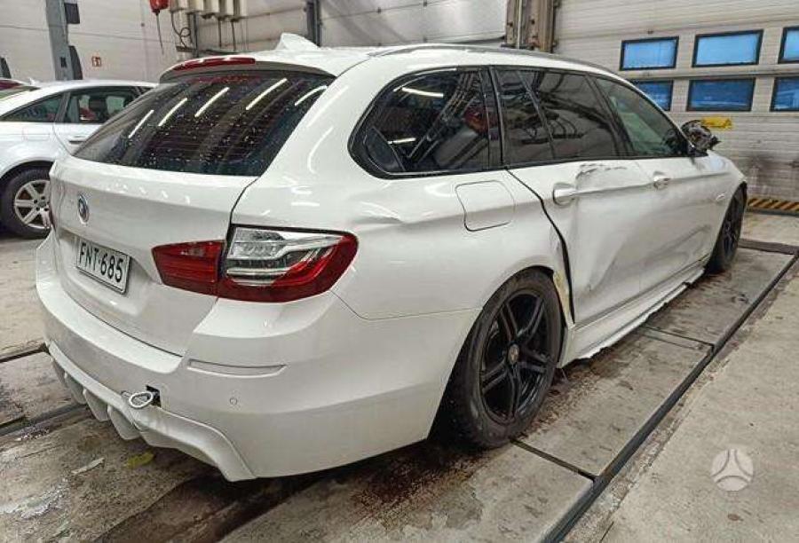 White BMW 520 2015 in Panevezys, with an engine capacity of 2.00 L and mileage of 154 thousand km for 8900 €, photo 4 on AUTOMOTO.COM.LV