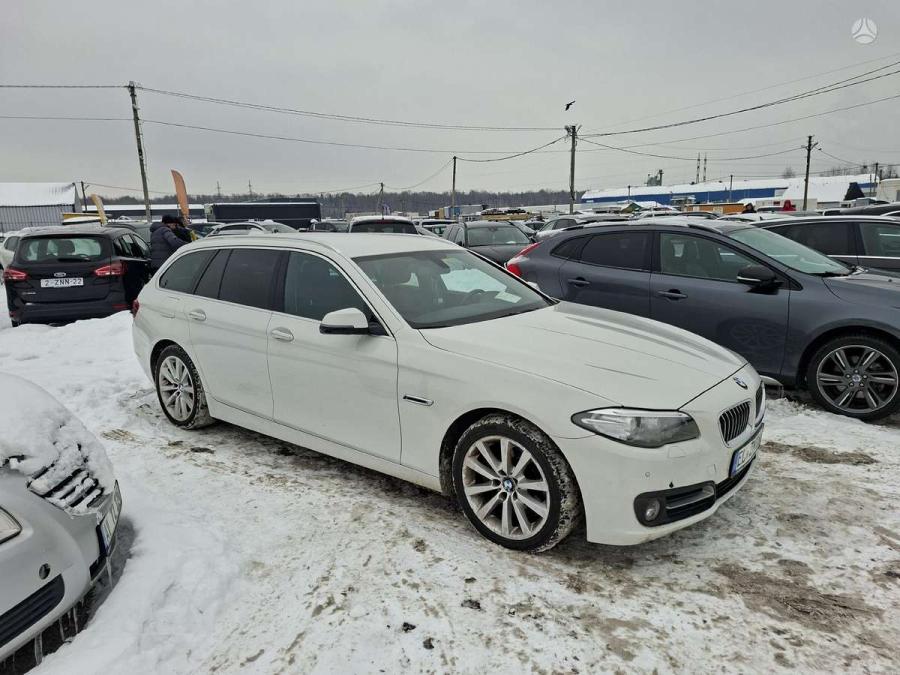 White BMW 520 2015 in Kaunas, with an engine capacity of 2.00 L and mileage of 255 thousand km for 9750 €, photo 2 on AUTOMOTO.COM.LV