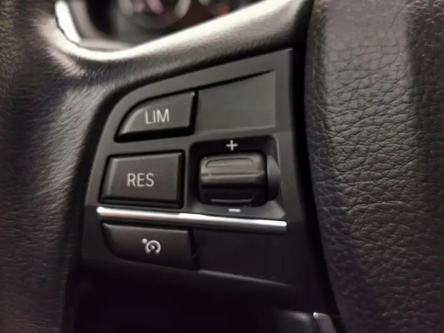 White BMW 520 2015 in Riga, with an engine capacity of 2.00 L and mileage of 169 thousand km for 15500 €, photo 19 on AUTOMOTO.COM.LV