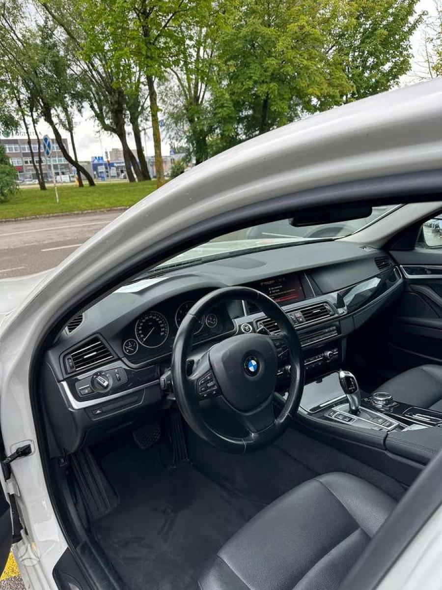 Balts BMW 520 2015 Klaipėda, ar dzinēja tilpumu 2.00 L un nobraukumu 281 tūkst. km par 9900 €, foto 12 vietnē AUTOMOTO.COM.LV
