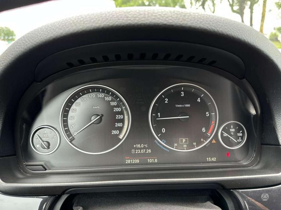 Balts BMW 520 2015 Klaipėda, ar dzinēja tilpumu 2.00 L un nobraukumu 281 tūkst. km par 9900 €, foto 15 vietnē AUTOMOTO.COM.LV