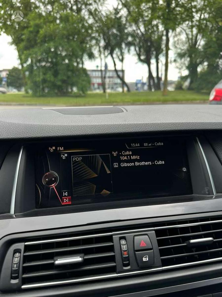 Balts BMW 520 2015 Klaipėda, ar dzinēja tilpumu 2.00 L un nobraukumu 281 tūkst. km par 9900 €, foto 23 vietnē AUTOMOTO.COM.LV