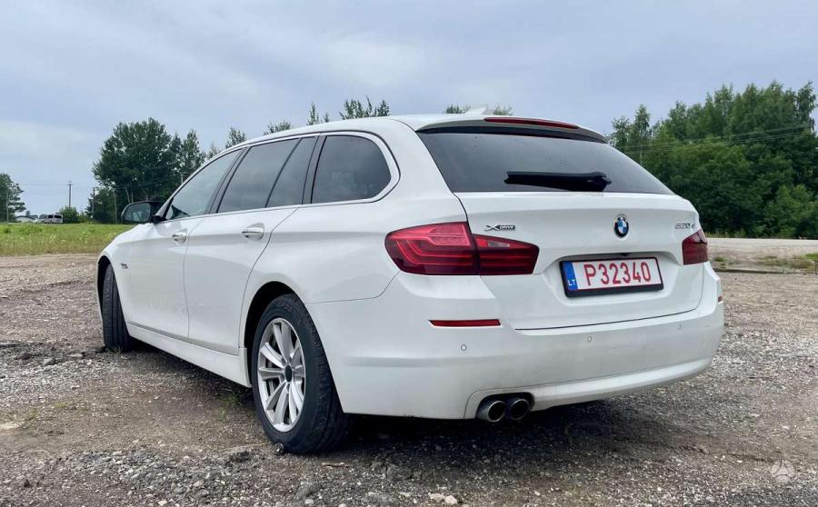 White BMW 520 2015 in Kaunas, with an engine capacity of 2.00 L and mileage of 350 thousand km for 5800 €, photo 8 on AUTOMOTO.COM.LV