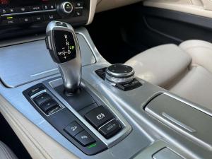 Balts BMW 520 2015 Viļņa, ar dzinēja tilpumu 2.00 L un nobraukumu 278 tūkst. km par 9000 €, foto 23 vietnē AUTOMOTO.COM.LV
