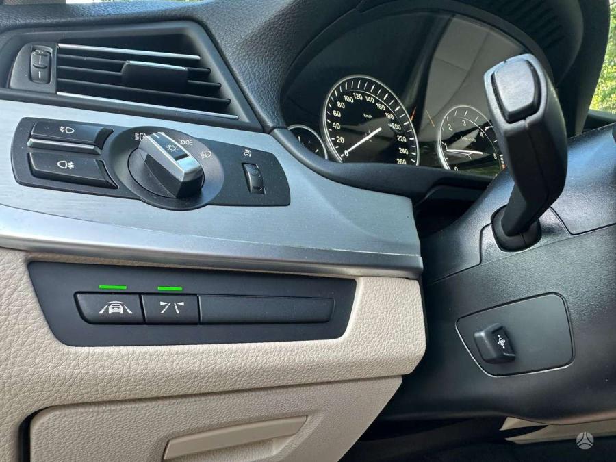 Balts BMW 520 2015 Viļņa, ar dzinēja tilpumu 2.00 L un nobraukumu 278 tūkst. km par 9000 €, foto 24 vietnē AUTOMOTO.COM.LV
