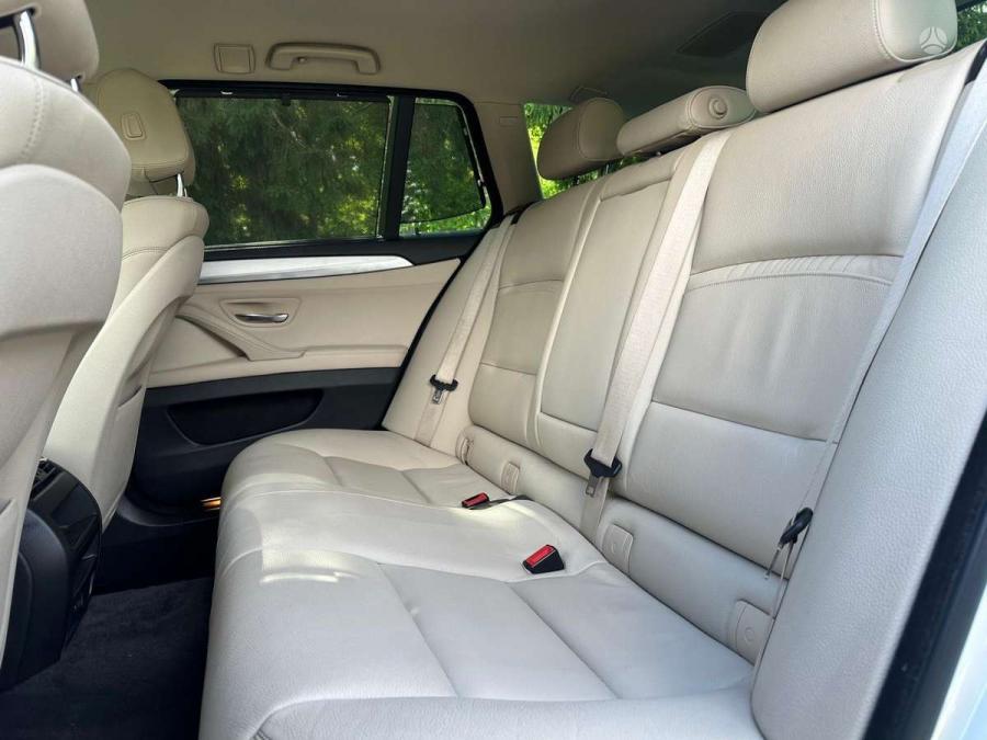 Balts BMW 520 2015 Viļņa, ar dzinēja tilpumu 2.00 L un nobraukumu 278 tūkst. km par 9000 €, foto 28 vietnē AUTOMOTO.COM.LV