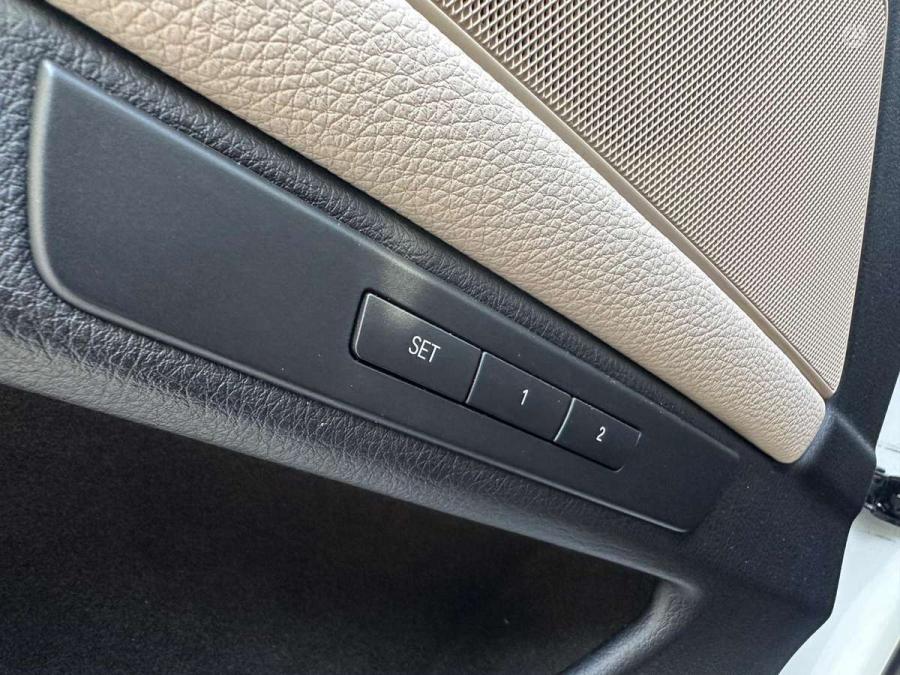 Balts BMW 520 2015 Viļņa, ar dzinēja tilpumu 2.00 L un nobraukumu 278 tūkst. km par 9000 €, foto 37 vietnē AUTOMOTO.COM.LV
