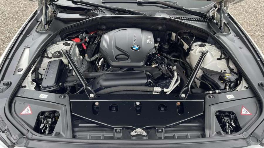 Balts BMW 520 2015 Marijampole, ar dzinēja tilpumu 2.00 L un nobraukumu 297 tūkst. km par 9650 €, foto 14 vietnē AUTOMOTO.COM.LV