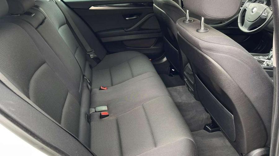 Balts BMW 520 2015 Marijampole, ar dzinēja tilpumu 2.00 L un nobraukumu 297 tūkst. km par 9650 €, foto 22 vietnē AUTOMOTO.COM.LV