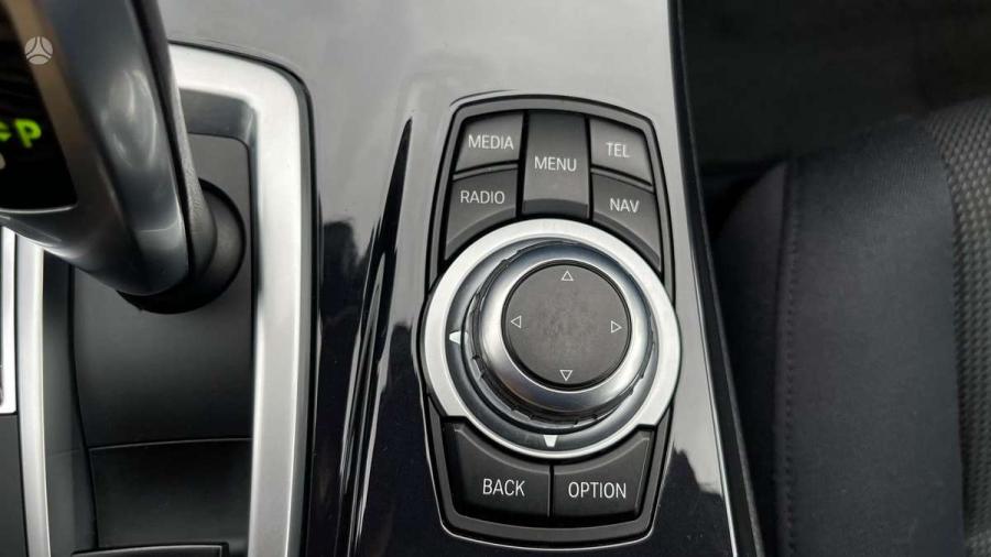 Balts BMW 520 2015 Marijampole, ar dzinēja tilpumu 2.00 L un nobraukumu 297 tūkst. km par 9650 €, foto 27 vietnē AUTOMOTO.COM.LV
