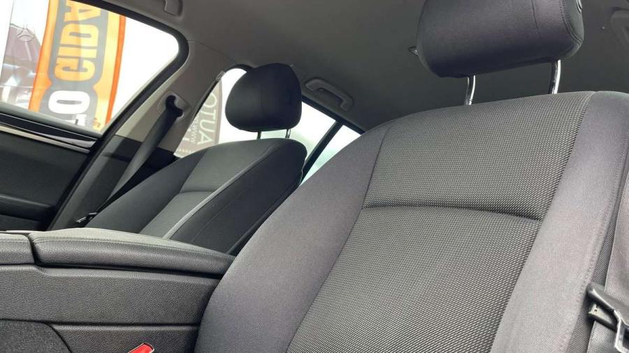 Balts BMW 520 2015 Marijampole, ar dzinēja tilpumu 2.00 L un nobraukumu 297 tūkst. km par 9650 €, foto 28 vietnē AUTOMOTO.COM.LV