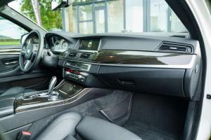Balts BMW 520 2015 Viļņa, ar dzinēja tilpumu 2.00 L un nobraukumu 249 tūkst. km par 11900 €, foto 19 vietnē AUTOMOTO.COM.LV