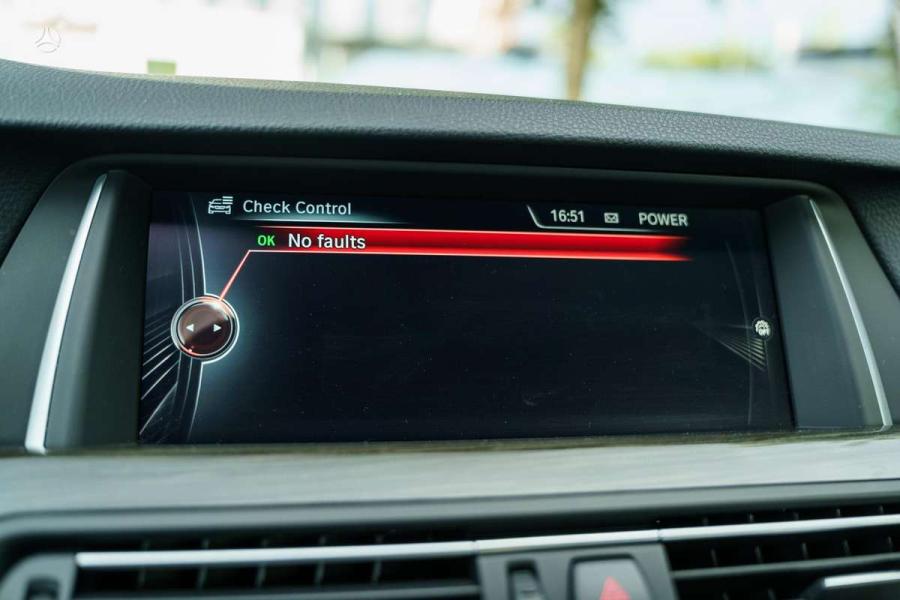 Balts BMW 520 2015 Viļņa, ar dzinēja tilpumu 2.00 L un nobraukumu 249 tūkst. km par 11900 €, foto 31 vietnē AUTOMOTO.COM.LV