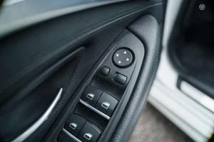 Balts BMW 520 2015 Viļņa, ar dzinēja tilpumu 2.00 L un nobraukumu 249 tūkst. km par 11900 €, foto 35 vietnē AUTOMOTO.COM.LV