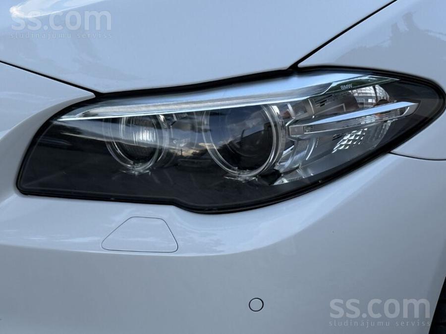 White BMW 520 2016 in Riga, with an engine capacity of 2.00 L and mileage of 247 thousand km for 13200 €, photo 32 on AUTOMOTO.COM.LV