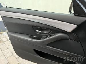 White BMW 520 2016 in Riga, with an engine capacity of 2.00 L and mileage of 247 thousand km for 13200 €, photo 33 on AUTOMOTO.COM.LV