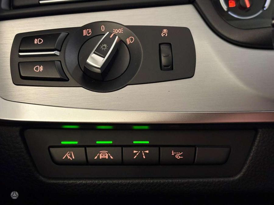 Balts BMW 520 2016 Marijampole, ar dzinēja tilpumu 2.00 L un nobraukumu 259 tūkst. km par 13450 €, foto 12 vietnē AUTOMOTO.COM.LV