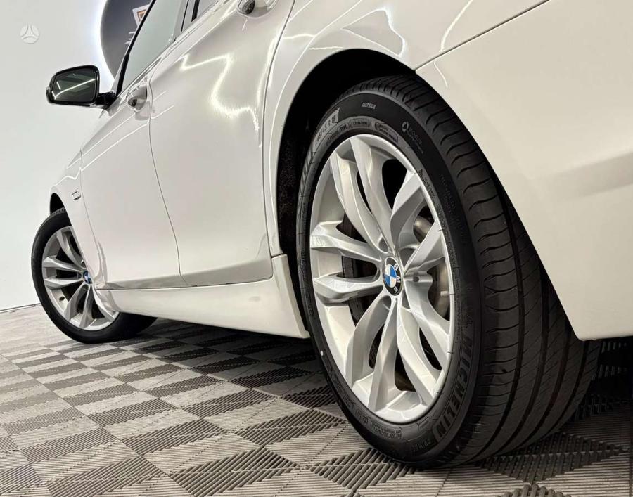 Balts BMW 520 2016 Marijampole, ar dzinēja tilpumu 2.00 L un nobraukumu 259 tūkst. km par 13450 €, foto 26 vietnē AUTOMOTO.COM.LV