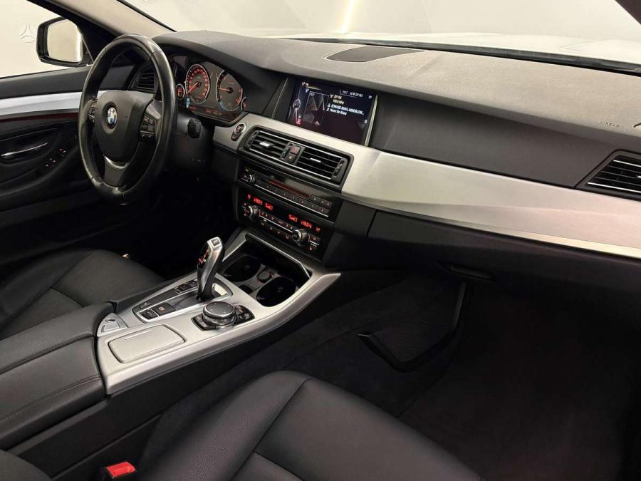 Balts BMW 520 2016 Marijampole, ar dzinēja tilpumu 2.00 L un nobraukumu 259 tūkst. km par 13450 €, foto 33 vietnē AUTOMOTO.COM.LV