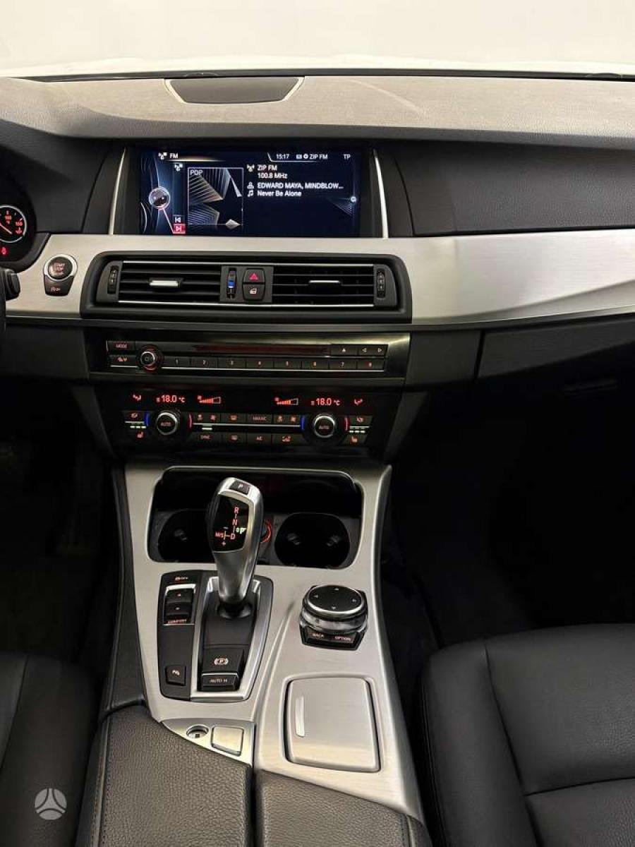 Balts BMW 520 2016 Marijampole, ar dzinēja tilpumu 2.00 L un nobraukumu 259 tūkst. km par 13450 €, foto 35 vietnē AUTOMOTO.COM.LV