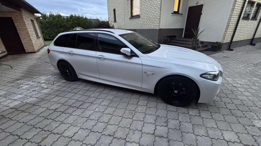 White BMW 520 2016 in Kedainiai, with an engine capacity of 2.00 L and mileage of 300 thousand km for 10899 €, photo 12 on AUTOMOTO.COM.LV