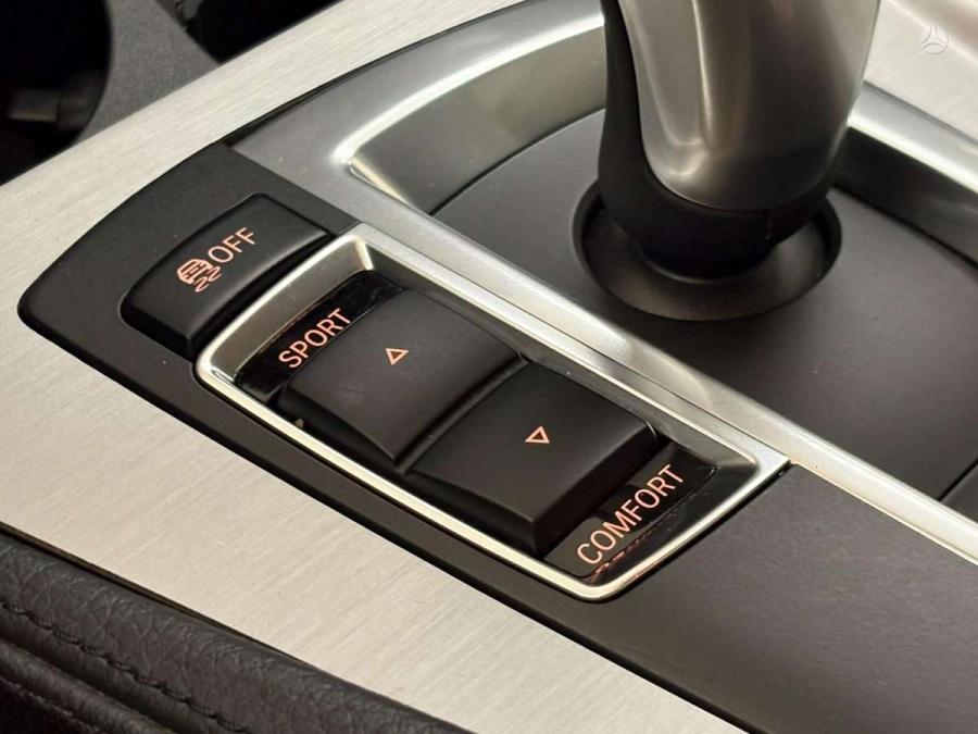 White BMW 520 2016 in Marijampole, with an engine capacity of 2.00 L and mileage of 259 thousand km for 12650 €, photo 12 on AUTOMOTO.COM.LV