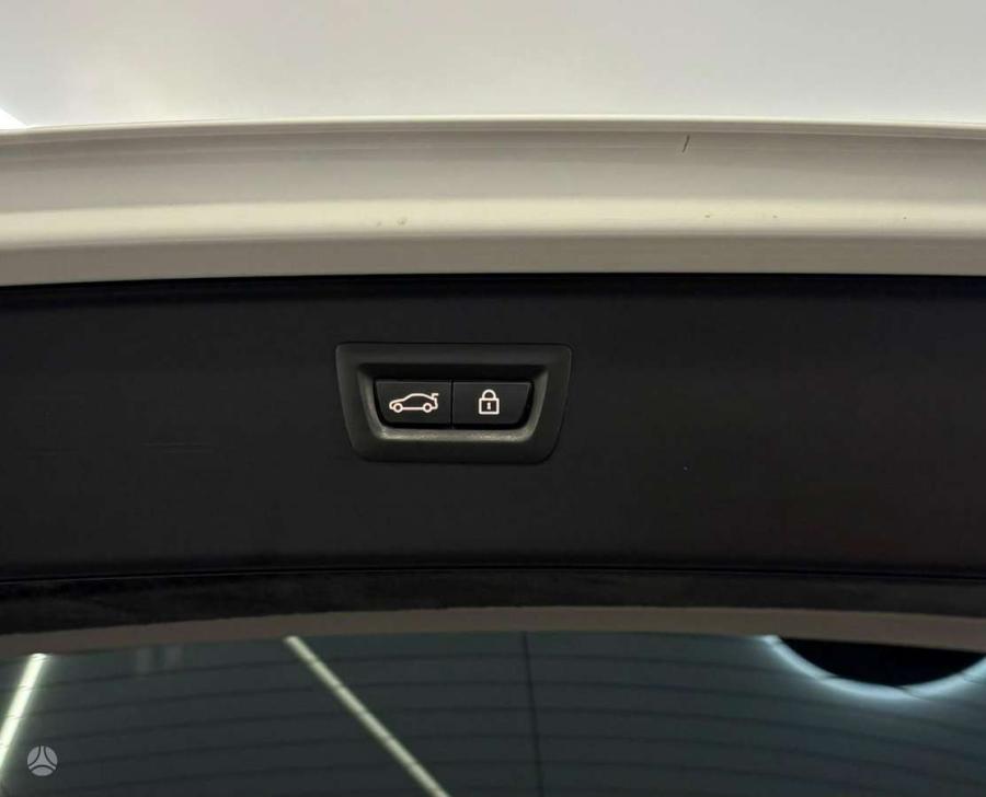 White BMW 520 2016 in Marijampole, with an engine capacity of 2.00 L and mileage of 259 thousand km for 12650 €, photo 26 on AUTOMOTO.COM.LV