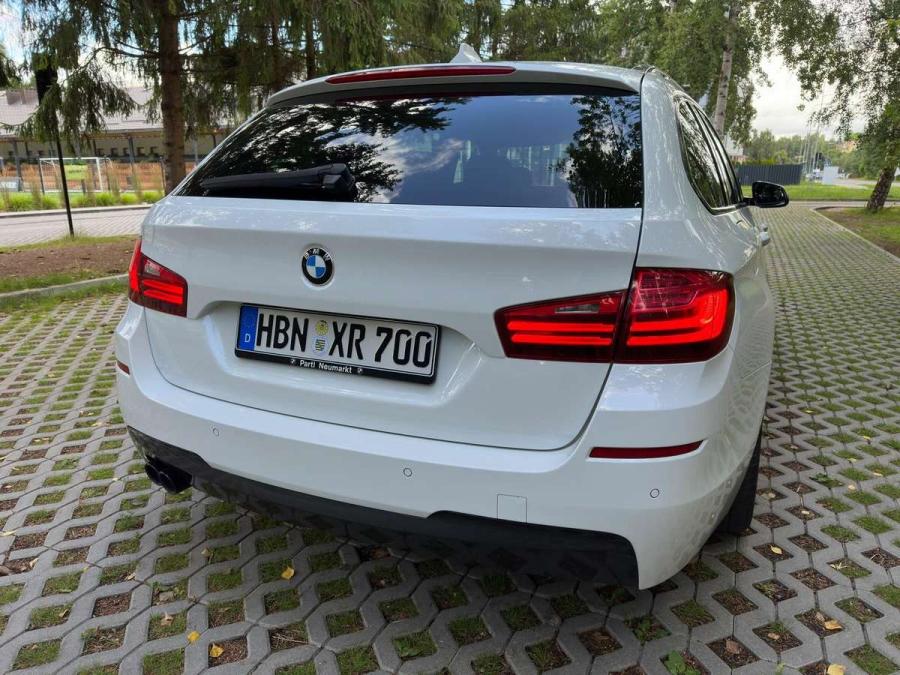 White BMW 520 2016 in Vilnius, with an engine capacity of 2.00 L and mileage of 238 thousand km for 12699 €, photo 9 on AUTOMOTO.COM.LV