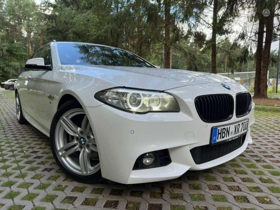 White BMW 520 2016 in Vilnius, with an engine capacity of 2.00 L and mileage of 238 thousand km for 12699 €, photo 14 on AUTOMOTO.COM.LV