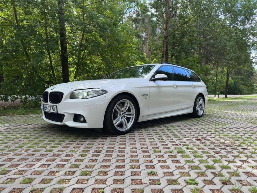 White BMW 520 2016 in Vilnius, with an engine capacity of 2.00 L and mileage of 238 thousand km for 12699 €, photo 15 on AUTOMOTO.COM.LV