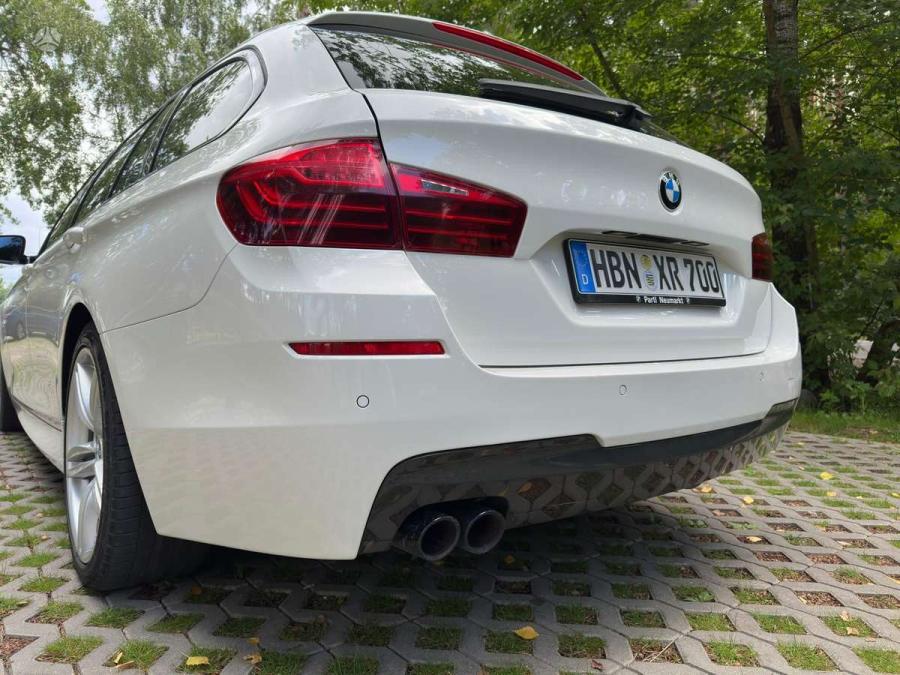 White BMW 520 2016 in Vilnius, with an engine capacity of 2.00 L and mileage of 238 thousand km for 12699 €, photo 17 on AUTOMOTO.COM.LV