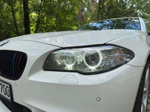 White BMW 520 2016 in Vilnius, with an engine capacity of 2.00 L and mileage of 238 thousand km for 12699 €, photo 18 on AUTOMOTO.COM.LV