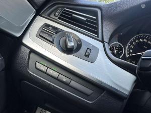 White BMW 520 2016 in Vilnius, with an engine capacity of 2.00 L and mileage of 238 thousand km for 12699 €, photo 22 on AUTOMOTO.COM.LV