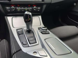 White BMW 520 2016 in Vilnius, with an engine capacity of 2.00 L and mileage of 238 thousand km for 12699 €, photo 28 on AUTOMOTO.COM.LV
