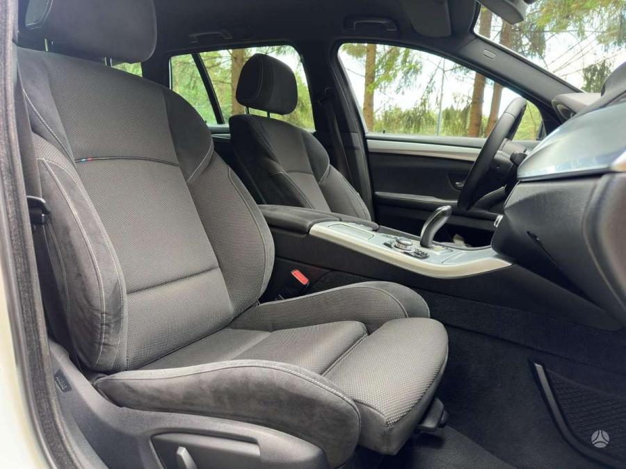 White BMW 520 2016 in Vilnius, with an engine capacity of 2.00 L and mileage of 238 thousand km for 12699 €, photo 30 on AUTOMOTO.COM.LV