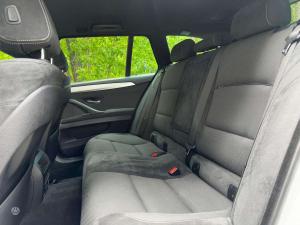 White BMW 520 2016 in Vilnius, with an engine capacity of 2.00 L and mileage of 238 thousand km for 12699 €, photo 31 on AUTOMOTO.COM.LV