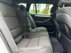 White BMW 520 2016 in Vilnius, with an engine capacity of 2.00 L and mileage of 238 thousand km for 12699 €, photo 32 on AUTOMOTO.COM.LV