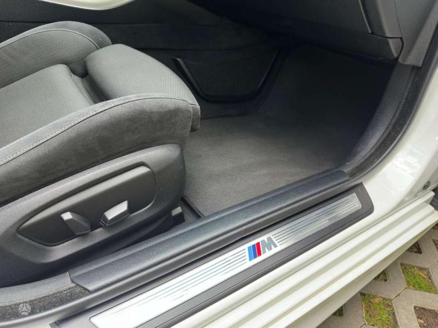 White BMW 520 2016 in Vilnius, with an engine capacity of 2.00 L and mileage of 238 thousand km for 12699 €, photo 35 on AUTOMOTO.COM.LV