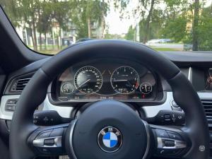 White BMW 520 2016 in Vilnius, with an engine capacity of 2.00 L and mileage of 238 thousand km for 12699 €, photo 36 on AUTOMOTO.COM.LV