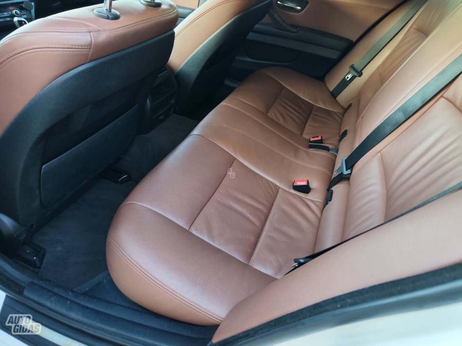 Balts BMW 520 2016 Šauļi, ar dzinēja tilpumu 2.00 L un nobraukumu 287 tūkst. km par 8900 €, foto 13 vietnē AUTOMOTO.COM.LV