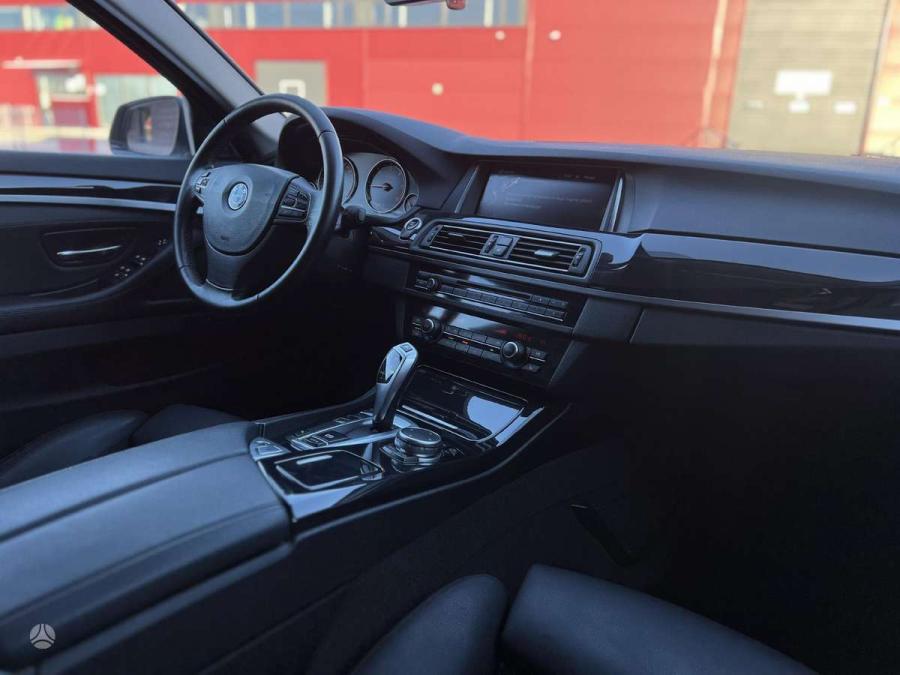 Balts BMW 520 2017 Kauņa, ar dzinēja tilpumu 2.00 L un nobraukumu 246 tūkst. km par 11999 €, foto 12 vietnē AUTOMOTO.COM.LV