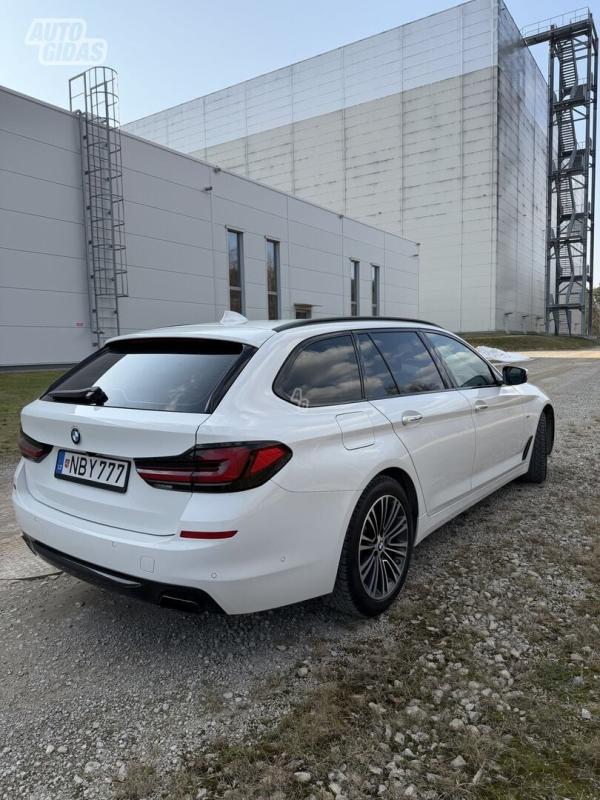 White BMW 520 2017 in Vilnius, with an engine capacity of 2.00 L and mileage of 256 thousand km for 21000 €, photo 2 on AUTOMOTO.COM.LV