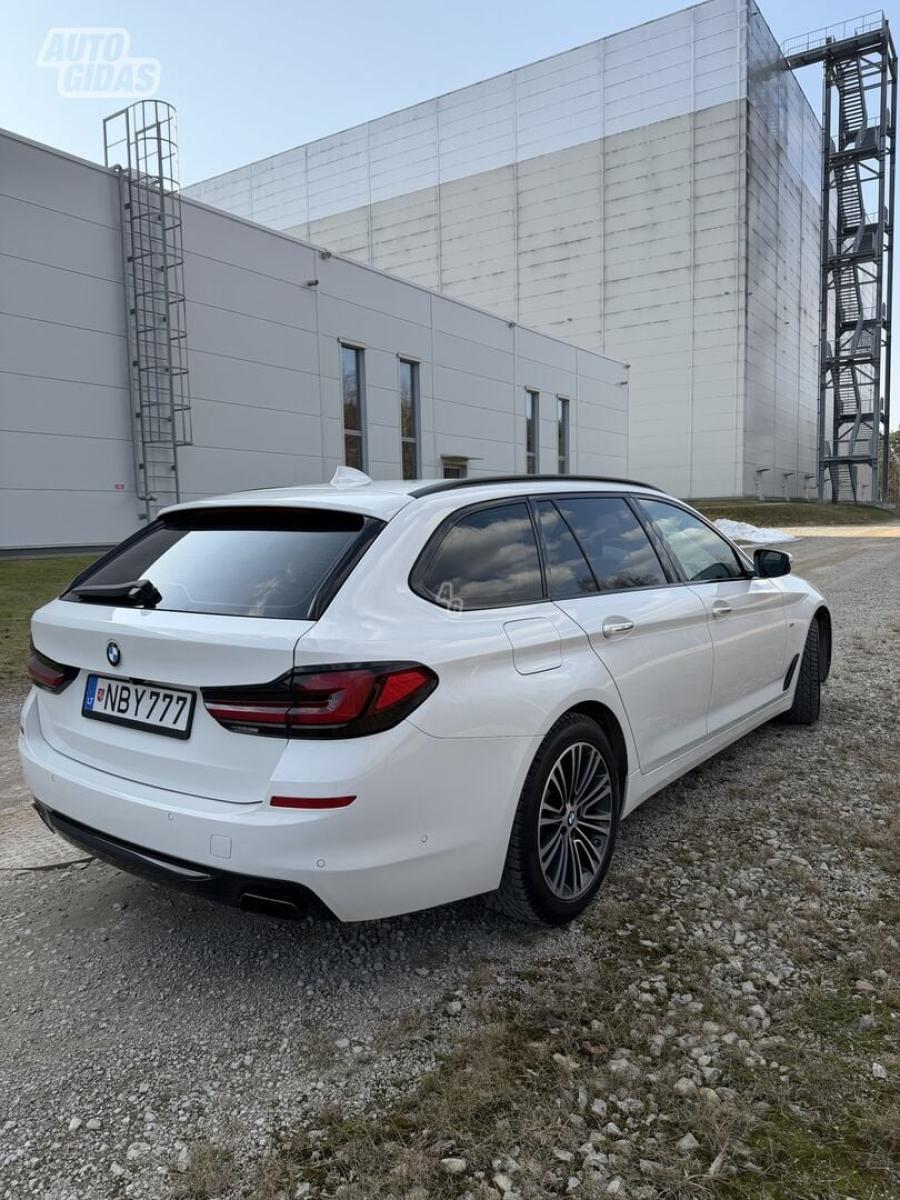 White BMW 520 2017 in Vilnius, with an engine capacity of 2.00 L and mileage of 256 thousand km for 21000 €, photo 2 on AUTOMOTO.COM.LV