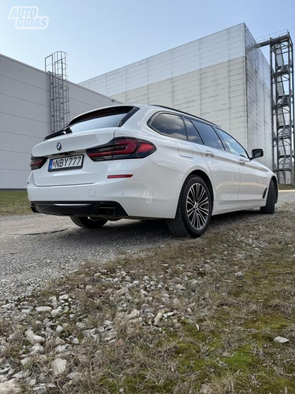 White BMW 520 2017 in Vilnius, with an engine capacity of 2.00 L and mileage of 256 thousand km for 21000 €, photo 9 on AUTOMOTO.COM.LV