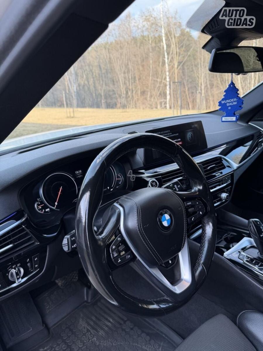 White BMW 520 2017 in Vilnius, with an engine capacity of 2.00 L and mileage of 256 thousand km for 21000 €, photo 14 on AUTOMOTO.COM.LV