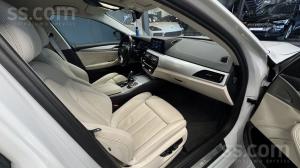 White BMW 520 2017 in Riga, with an engine capacity of 2.00 L and mileage of 167 thousand km for 15990 €, photo 11 on AUTOMOTO.COM.LV