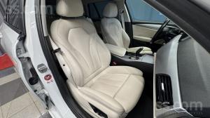 White BMW 520 2017 in Riga, with an engine capacity of 2.00 L and mileage of 167 thousand km for 15990 €, photo 12 on AUTOMOTO.COM.LV