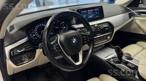 White BMW 520 2017 in Riga, with an engine capacity of 2.00 L and mileage of 167 thousand km for 15990 €, photo 19 on AUTOMOTO.COM.LV